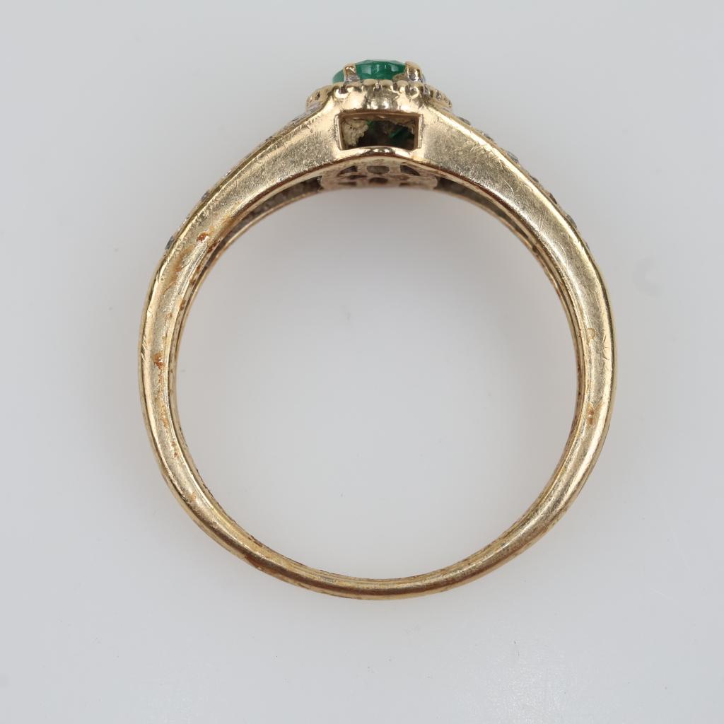 10kt Gold Green Stone Diamond Accent Ring | Property Room