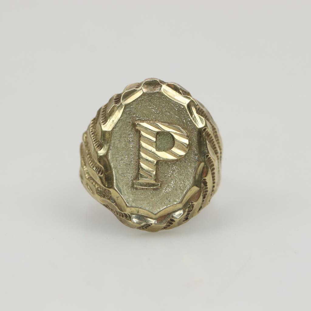 10kt Gold Letter P Ring | Property Room