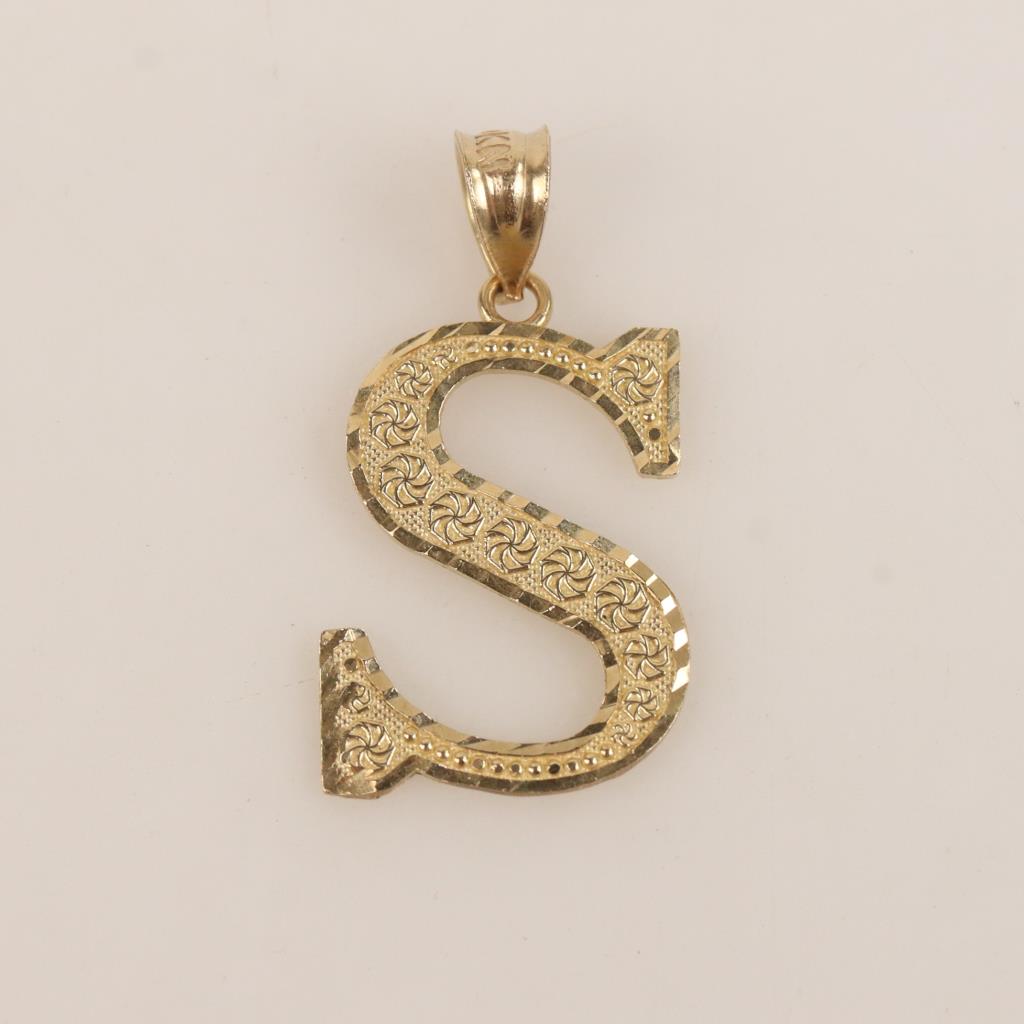 10kt Gold Letter S Pendant | Property Room