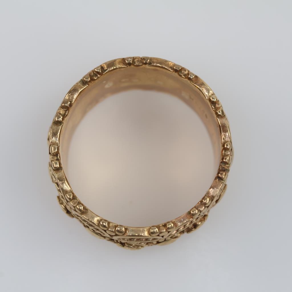 10kt Gold Ornate Band | Property Room