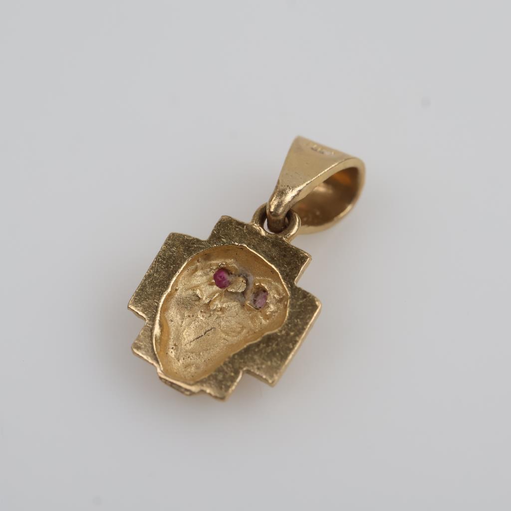 10kt Gold Red Stone Religious Pendant | Property Room