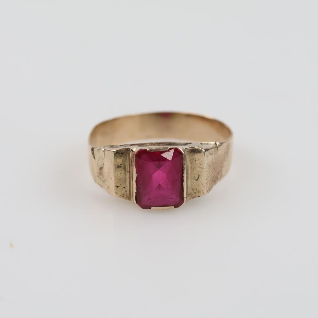10kt Gold Red Stone Ring | Property Room