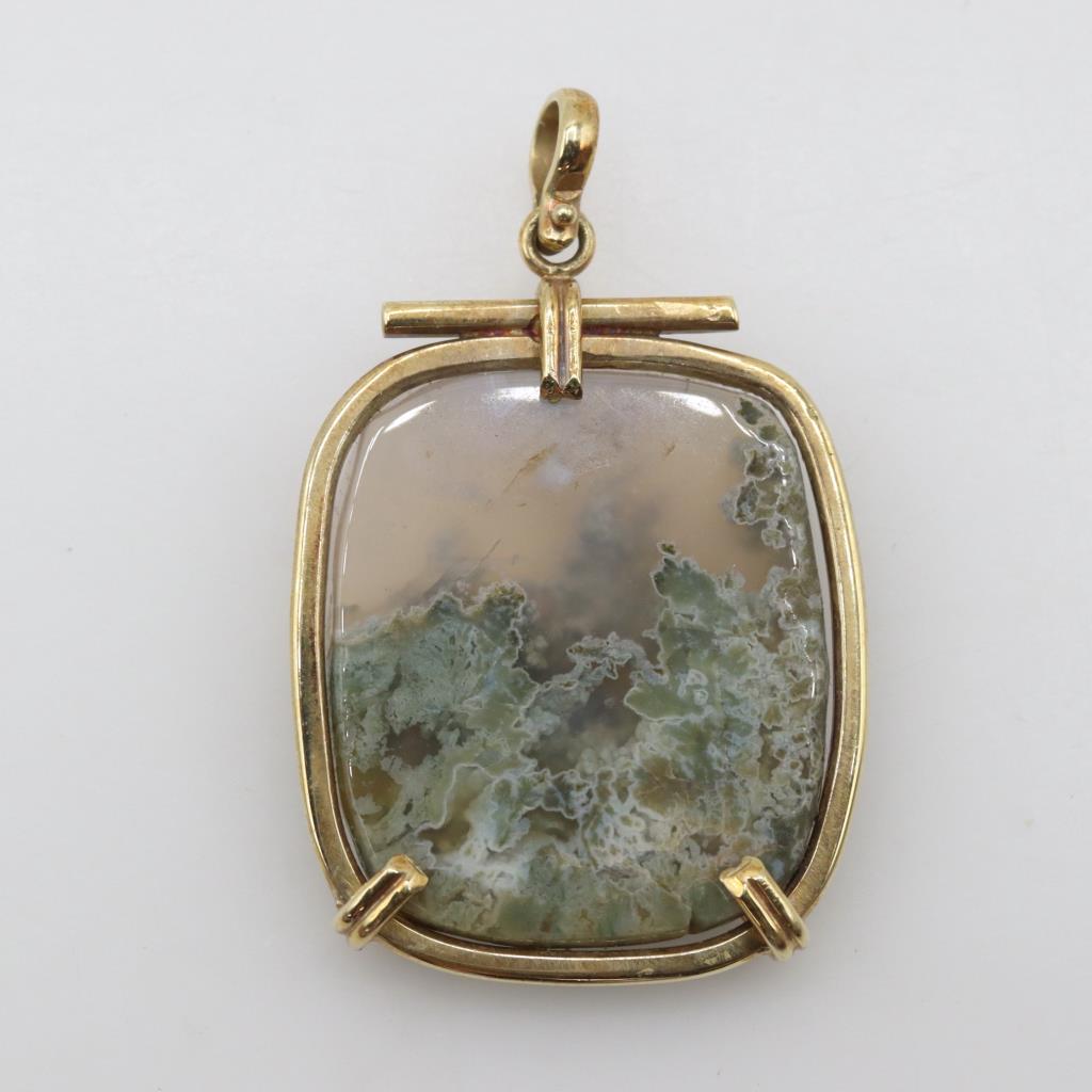 10kt Gold Translucent Stone Pendant | Property Room