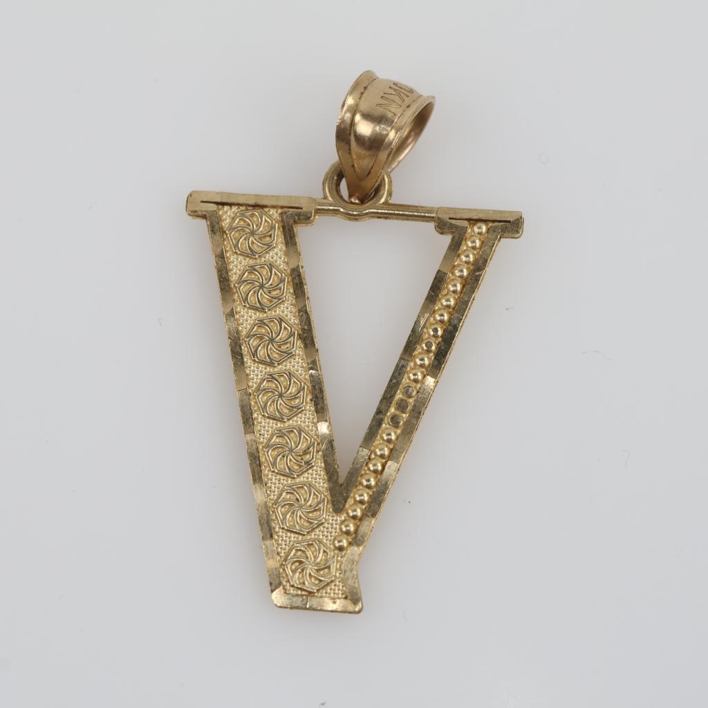 10kt Gold V Pendant | Property Room