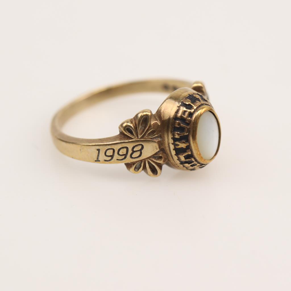 10kt Gold White Stone Class Ring | Property Room