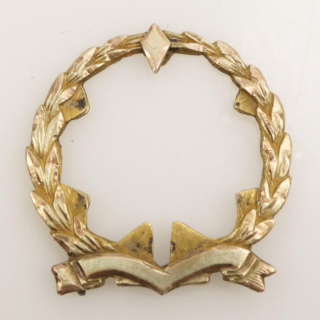 10kt Gold Wreath Pin | Property Room