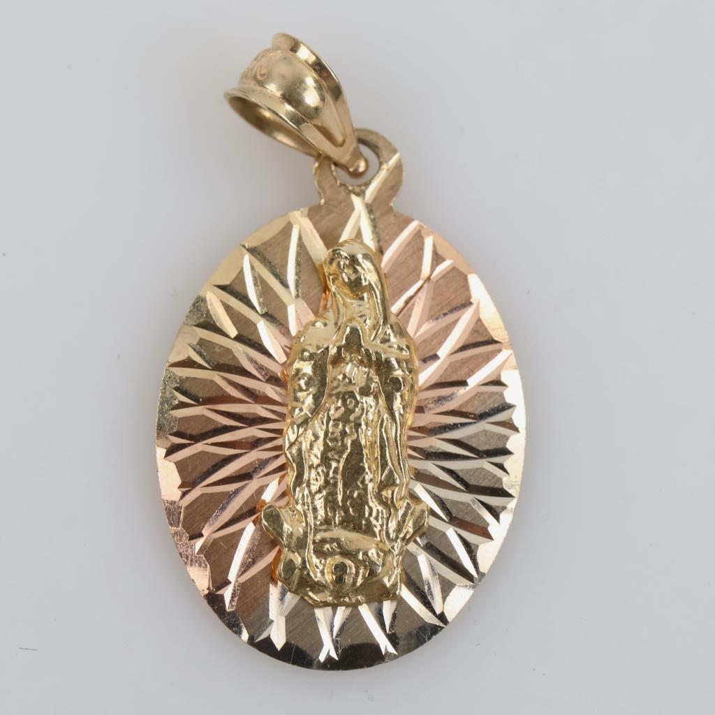10kt Tri-Color Gold Religious Oval Pendant | Property Room