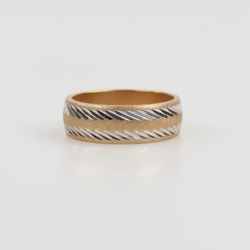 10kt Two Tone Gold Band | Property Room