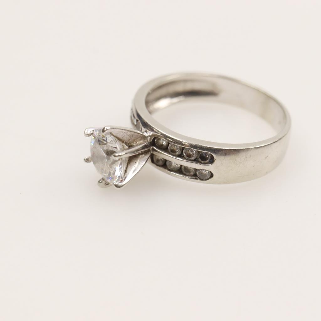 10Kt White Gold Clear Stone Ring | Property Room