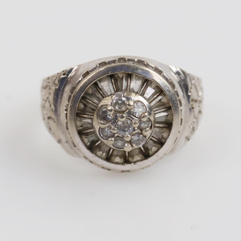 10kt White Gold Clear Stone Ring | Property Room