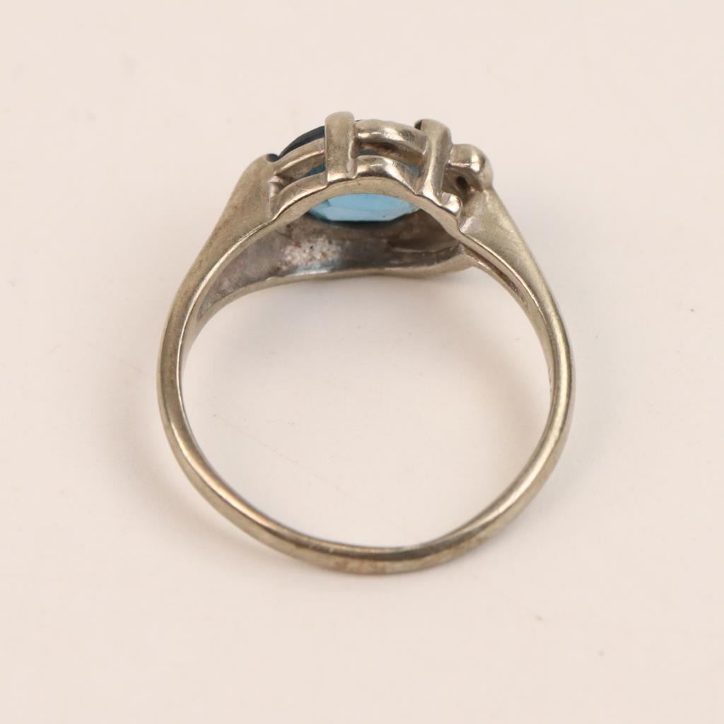 10kt White Gold Diamond Blue Stone Ring | Property Room