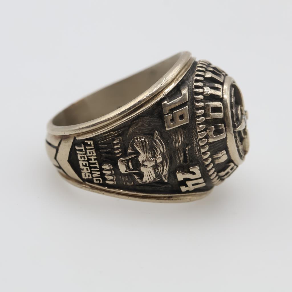 10kt White Gold Diamond Class Ring | Property Room