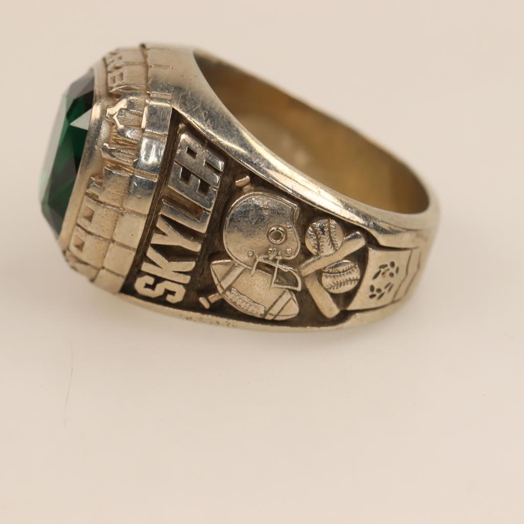 10kt White Gold Green Stone Class Ring | Property Room