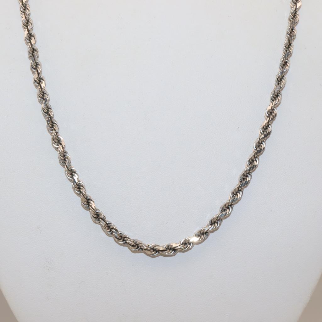 10kt White Gold Twisted Rope Necklace | Property Room