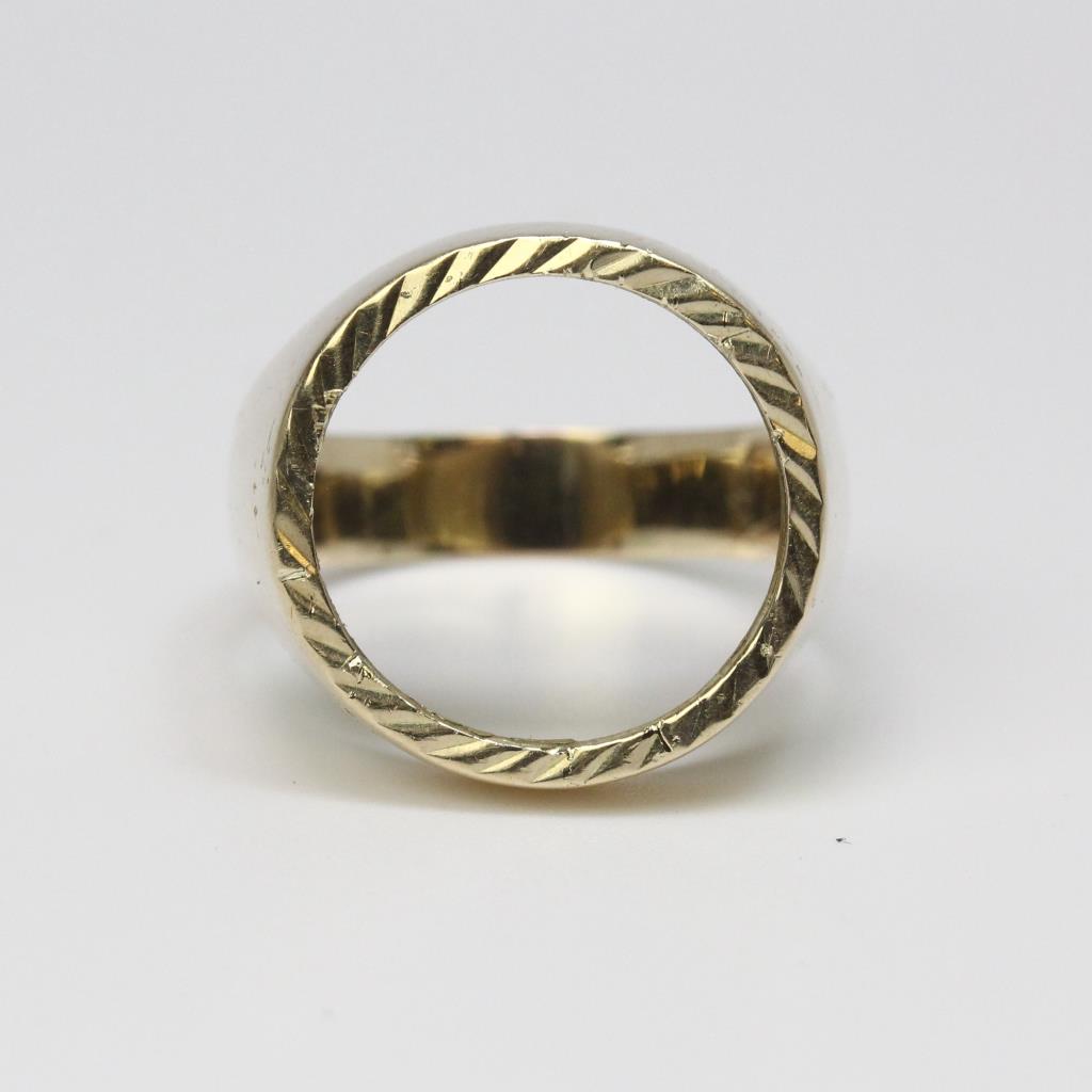 11kt Gold 5g Empty Setting Signet Ring | Property Room