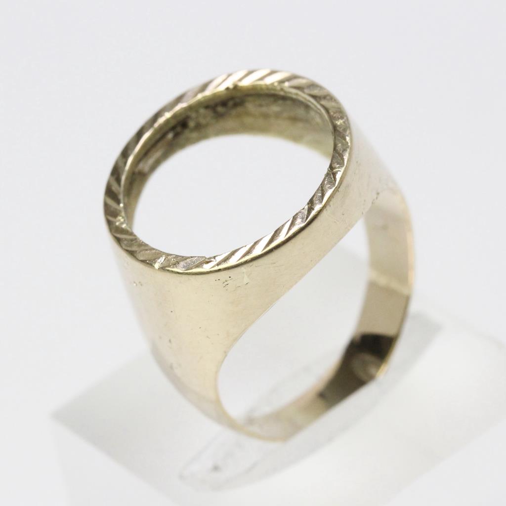 11kt Gold 5g Empty Setting Signet Ring | Property Room
