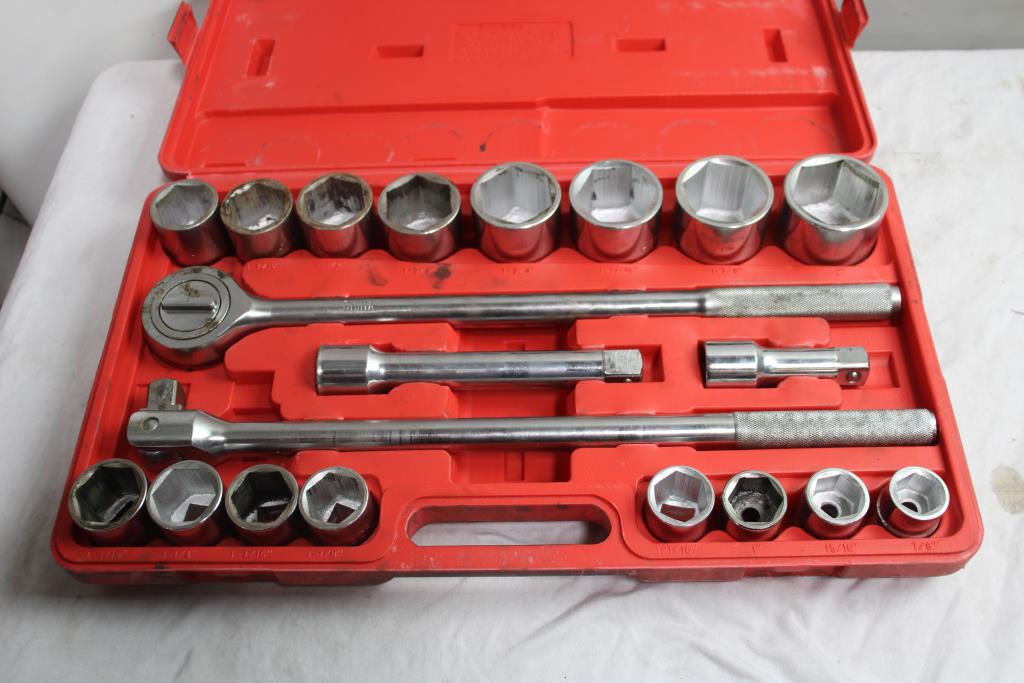 12 Piece Socket Wrench Set | Property Room