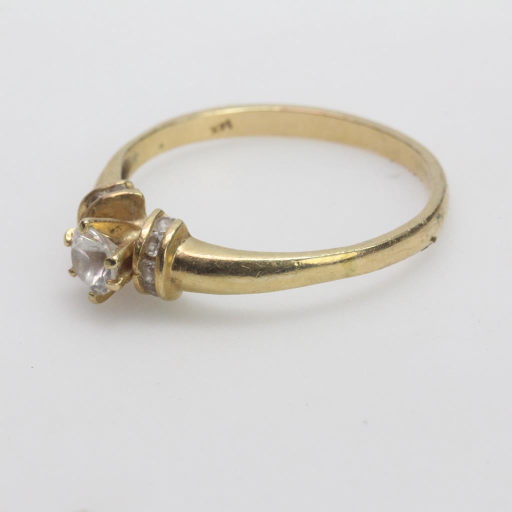 12k Gold 3 68g Ring With Clear Stones Property Room 12k Gold 3 68g Ring With Clear Stones Property Room