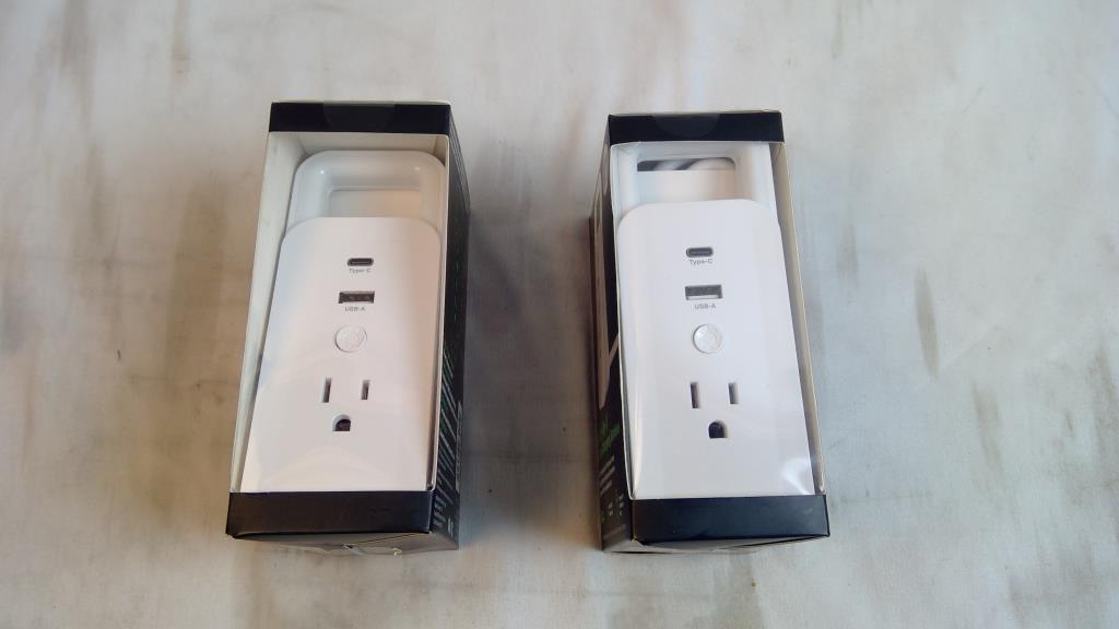 12W 3-in-1 Desktop Charging Station | Property Room