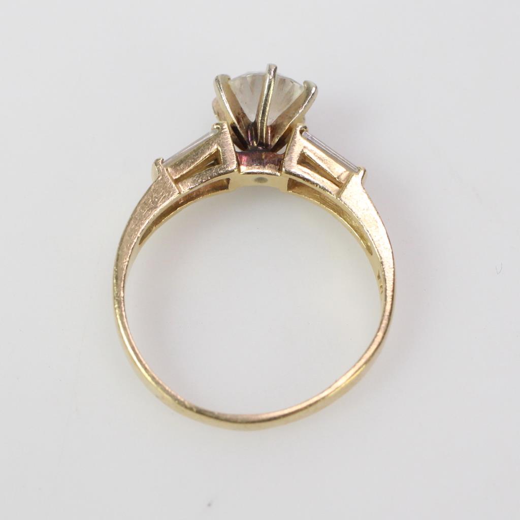 13k Gold 3.42g Ring With Clear Stones | Property Room