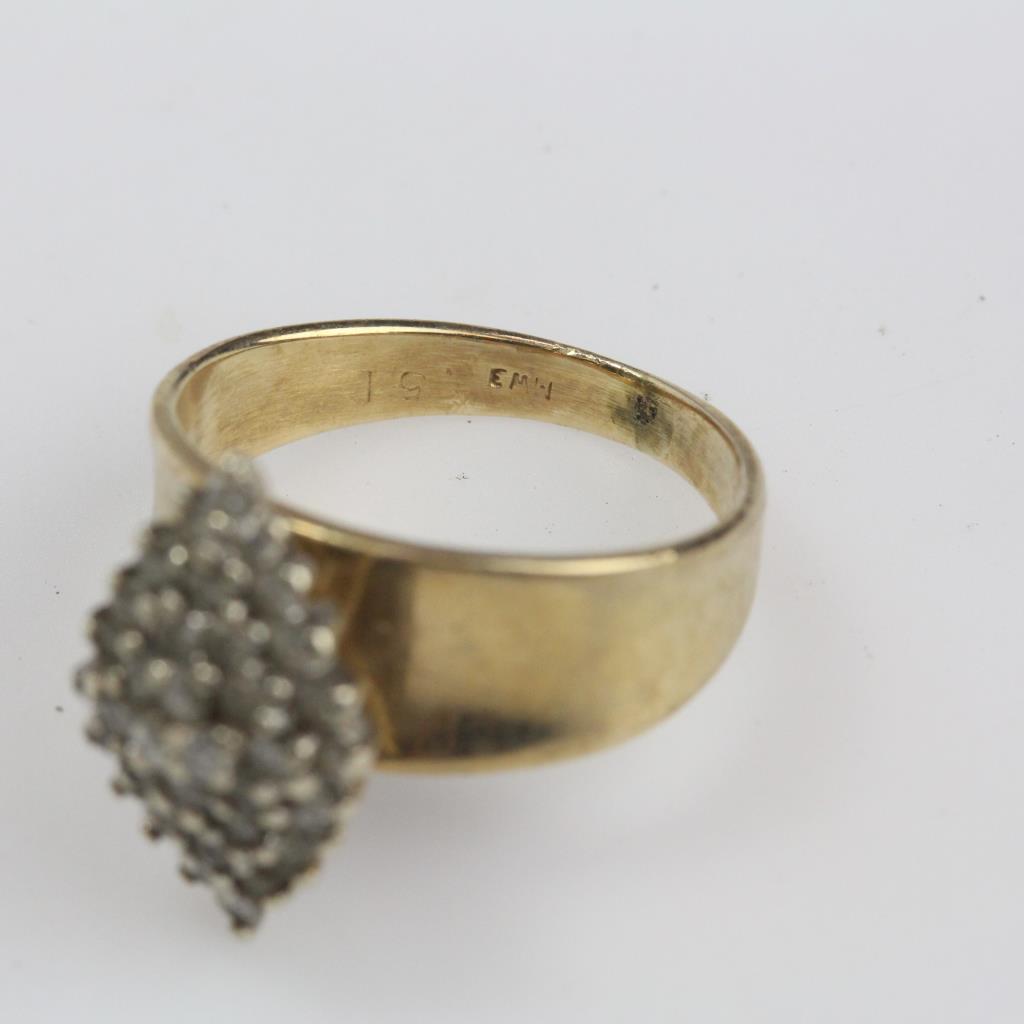 13k Gold 3.77g Ring With Diamonds | Property Room