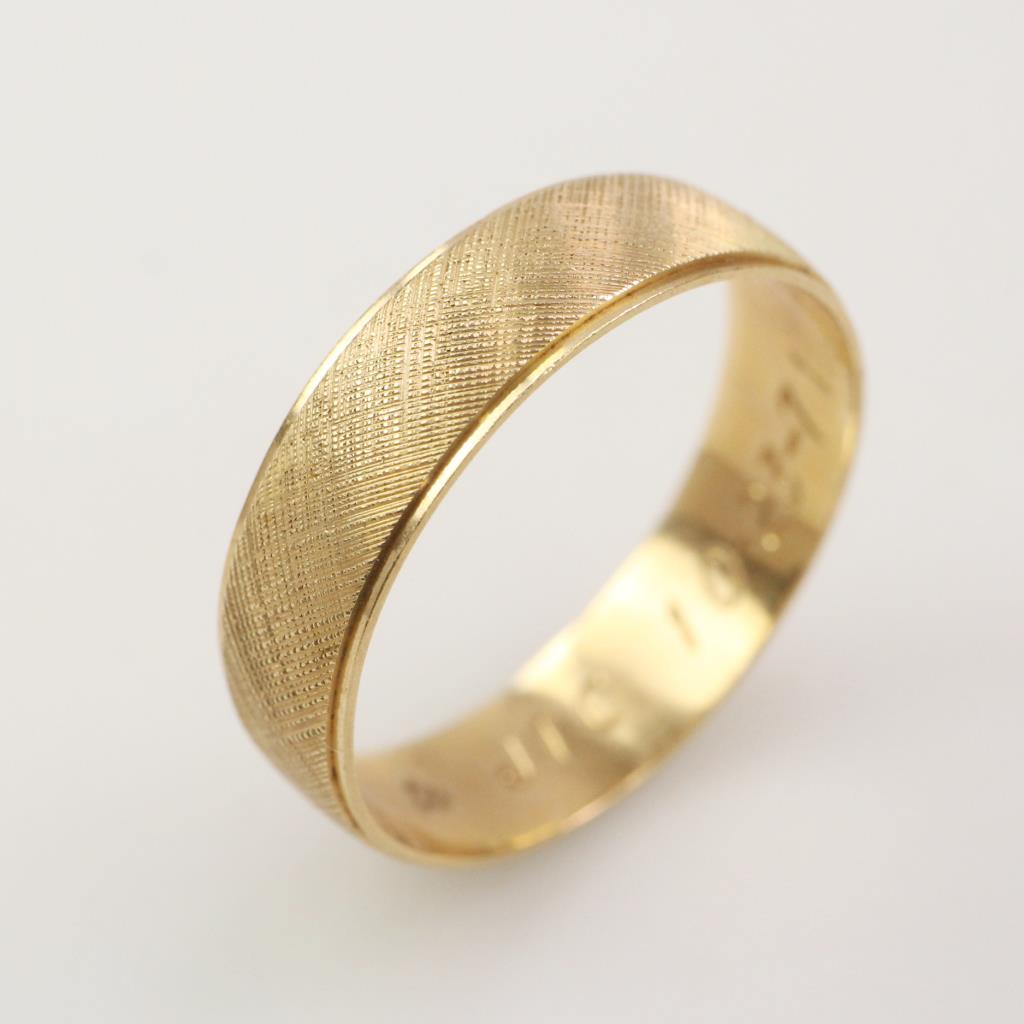 14k Gold Texture Ring Band | Property Room