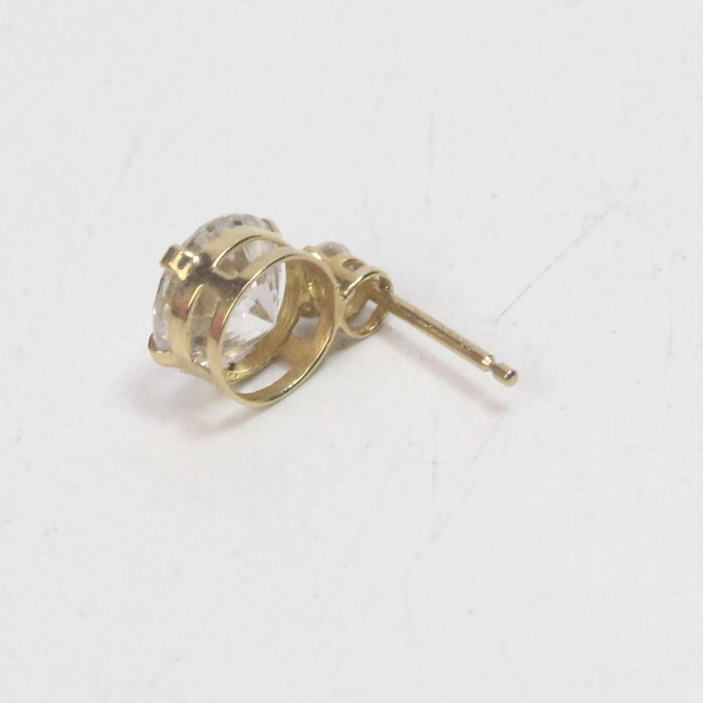 14kt Gold .8g Earring With Clear Stones | Property Room