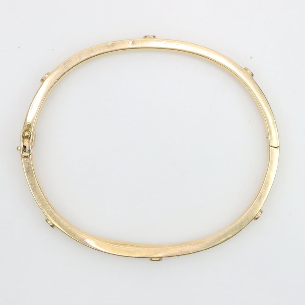 14kt Gold Bangle Bracelet | Property Room
