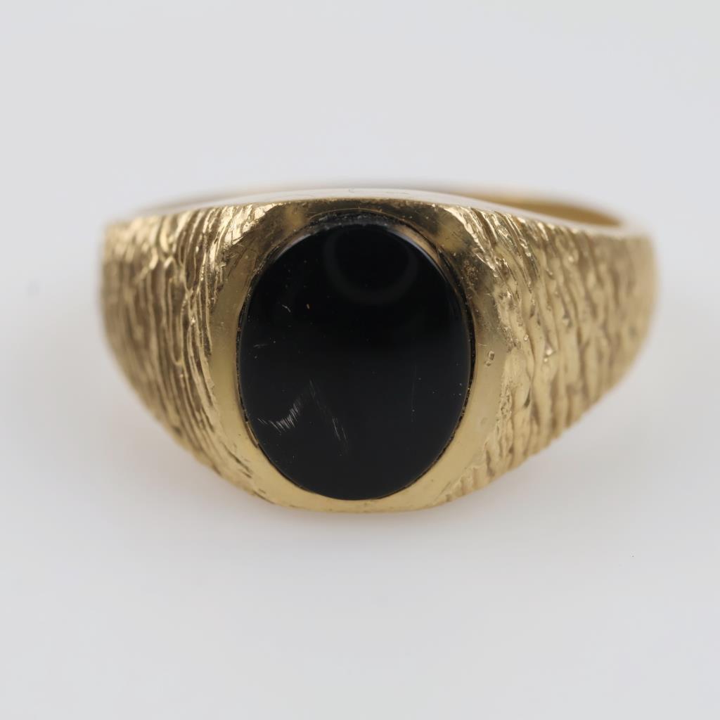14kt Gold Black Stone Signet Ring | Property Room