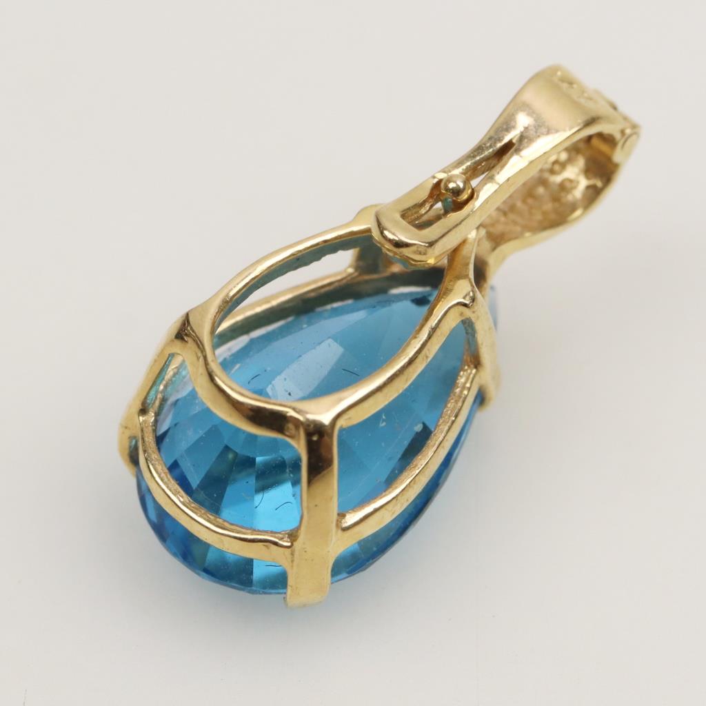 14kt Gold Blue Stone Pendant | Property Room