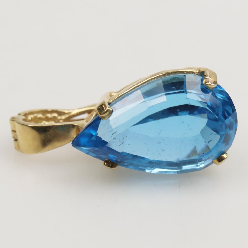 14kt Gold Blue Stone Pendant | Property Room