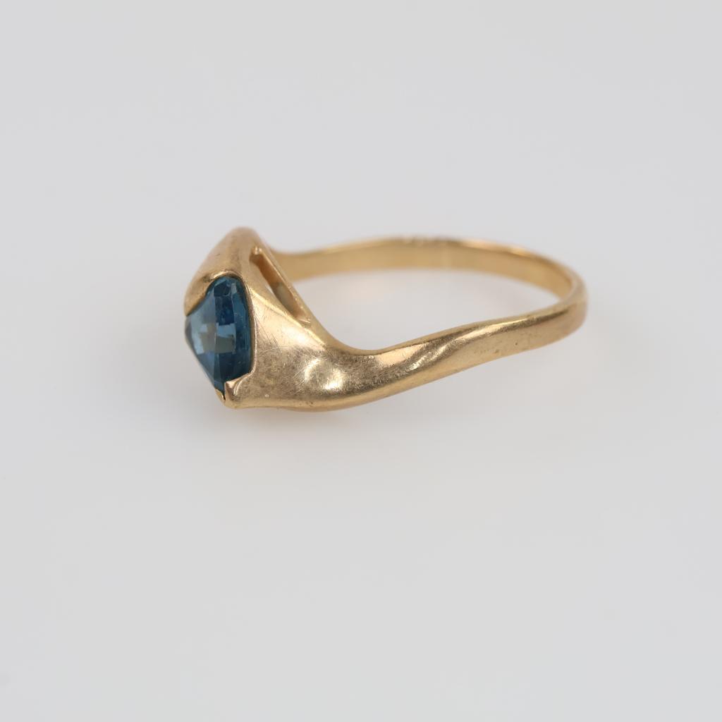 14kt Gold Blue Stone Ring | Property Room