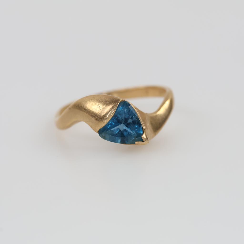 14kt Gold Blue Stone Ring | Property Room