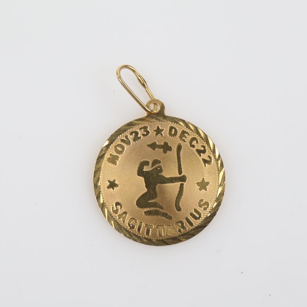 14kt Gold Circle Pendant | Property Room