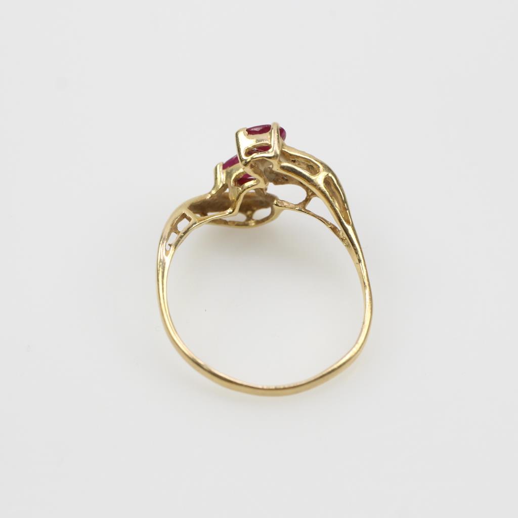 14kt Gold Clear & Red Stone Ring | Property Room