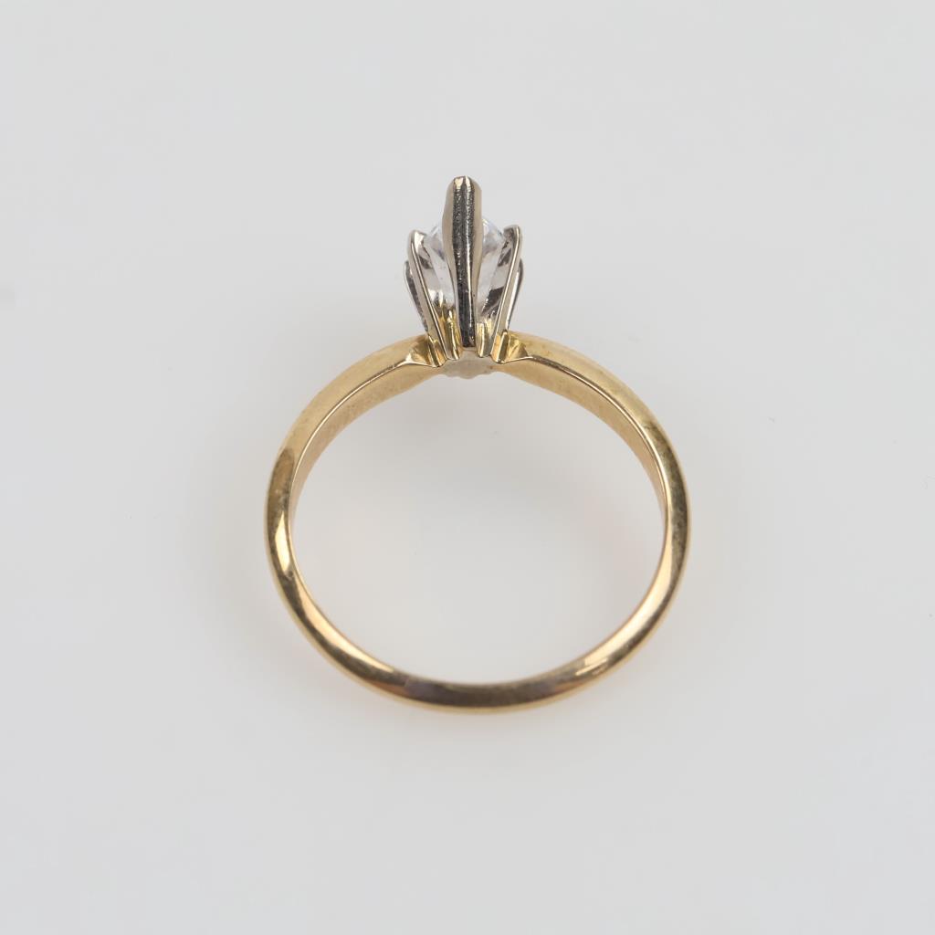 14kt Gold Clear Stone Ring | Property Room