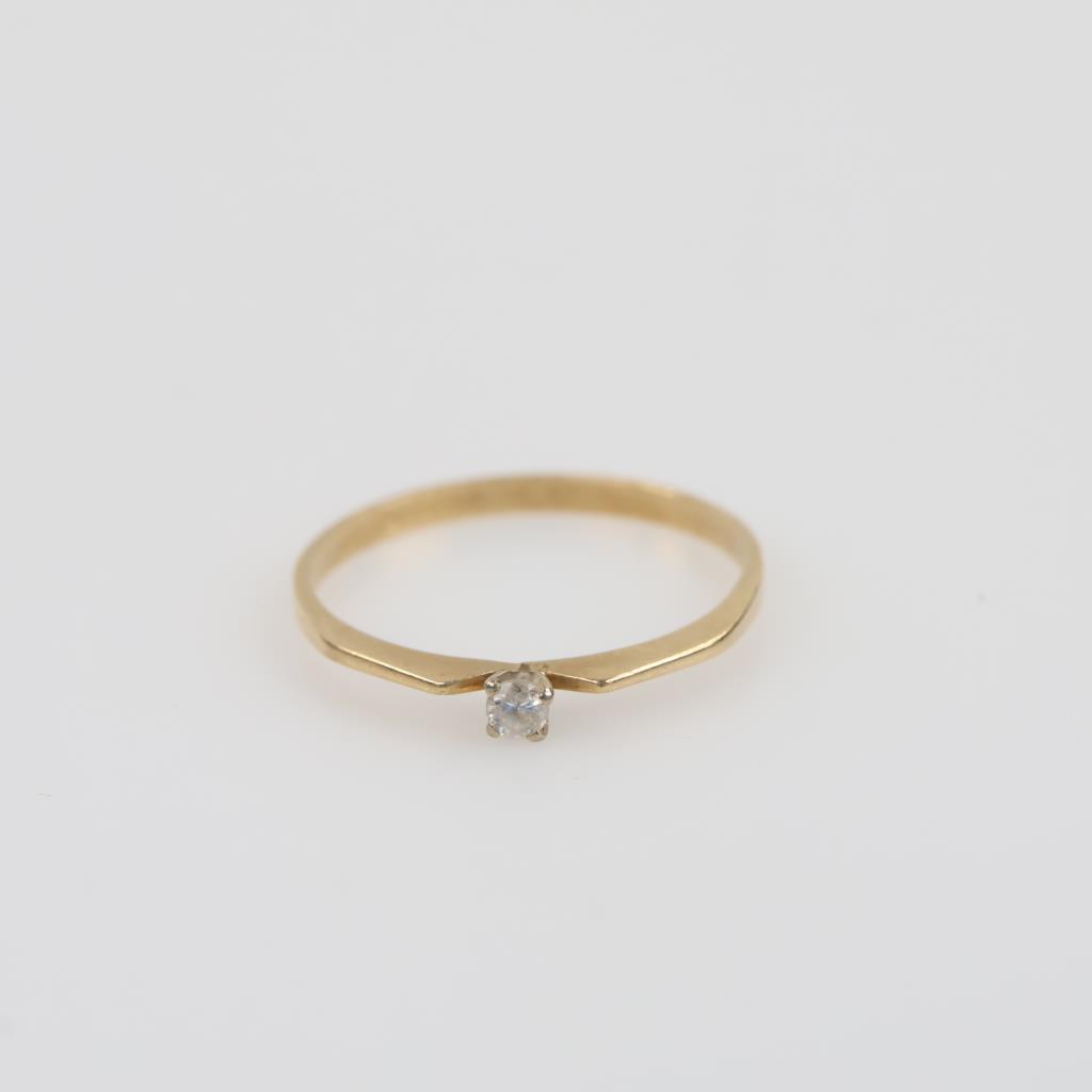 14kt Gold Clear Stone Ring | Property Room