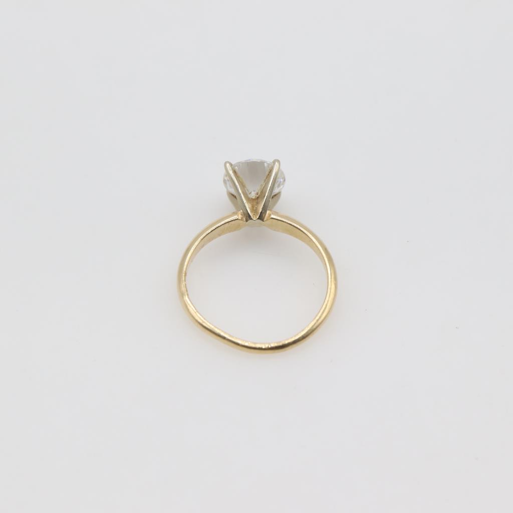 14kt Gold Clear Stone Ring | Property Room