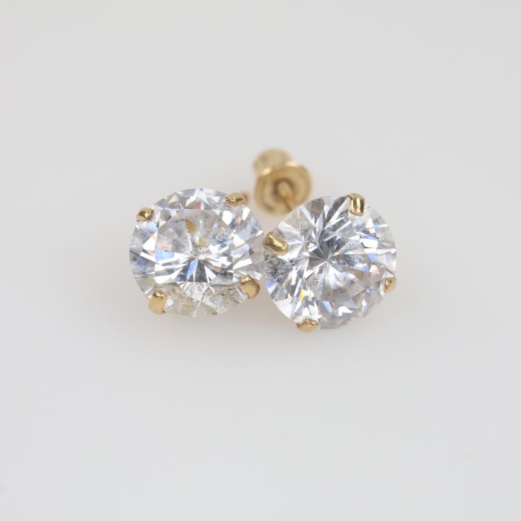 14kt Gold Clear Stone Stud Earrings | Property Room