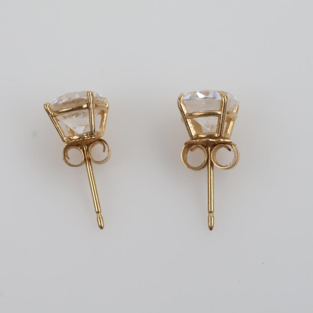 14kt Gold Clear Stone Stud Earrings | Property Room