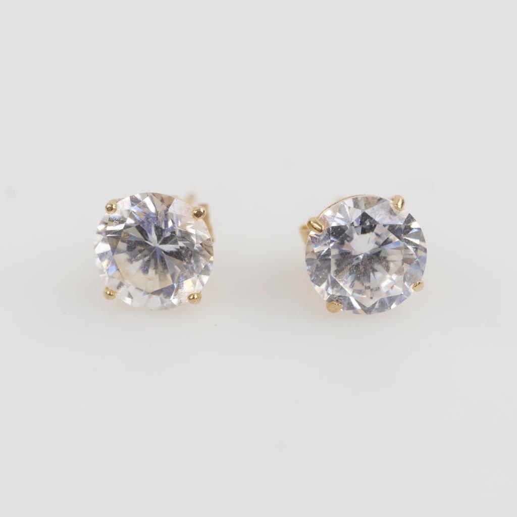 14kt Gold Clear Stone Stud Earrings | Property Room