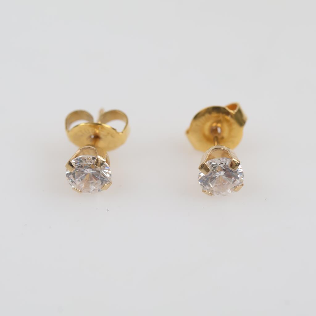 14kt Gold Clear Stone Stud Earrings | Property Room