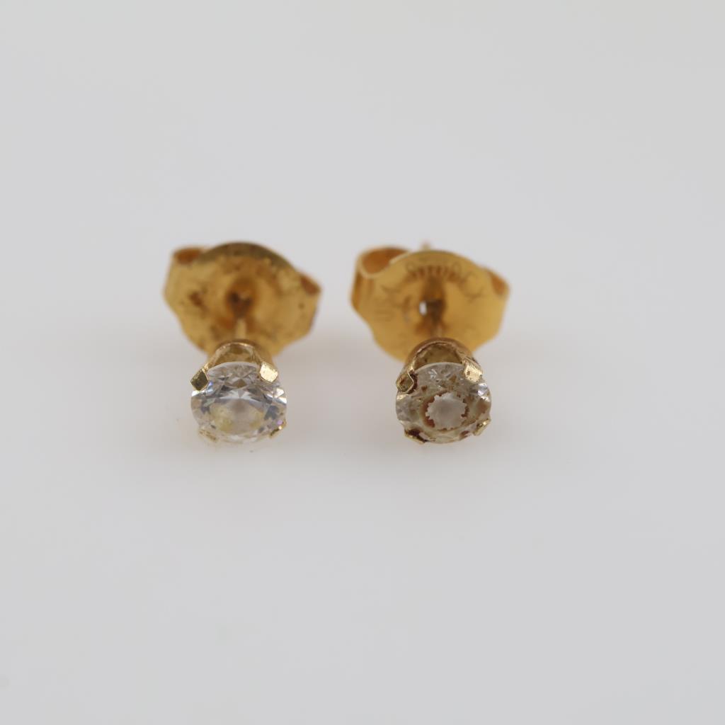 14kt Gold Clear Stone Stud Earrings | Property Room