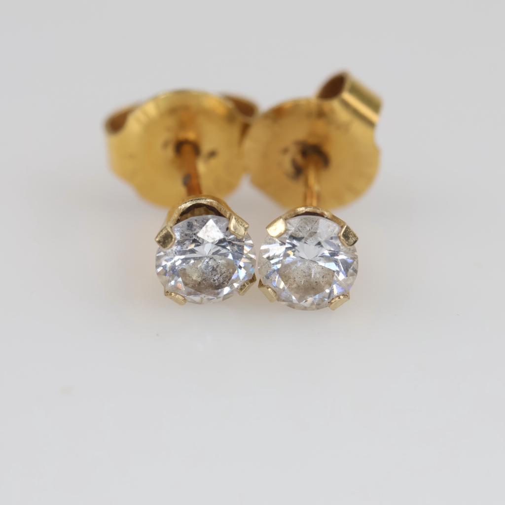 14kt Gold Clear Stone Stud Earrings | Property Room