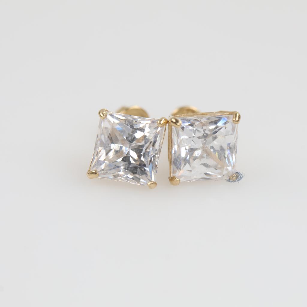 14kt Gold Clear Stone Stud Earrings | Property Room
