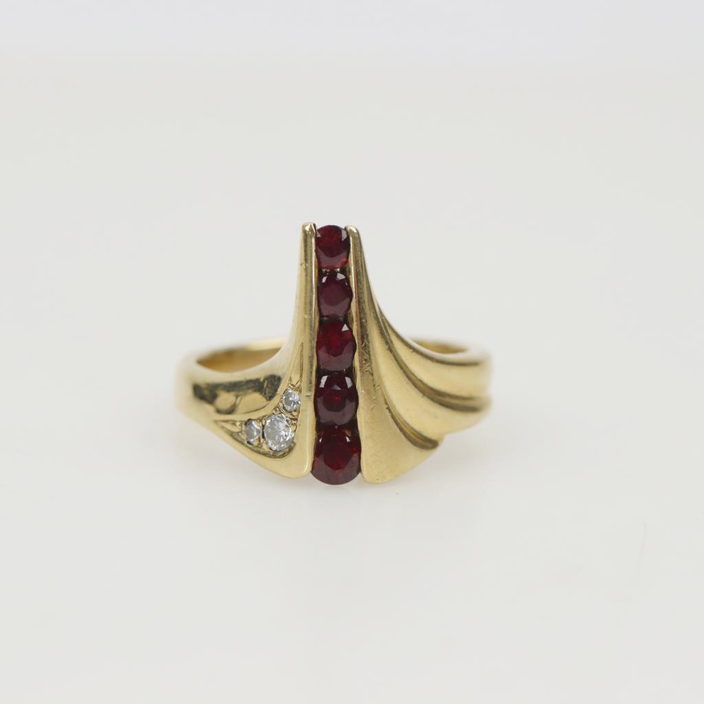 14kt Gold Diamond And Ruby Ring | Property Room