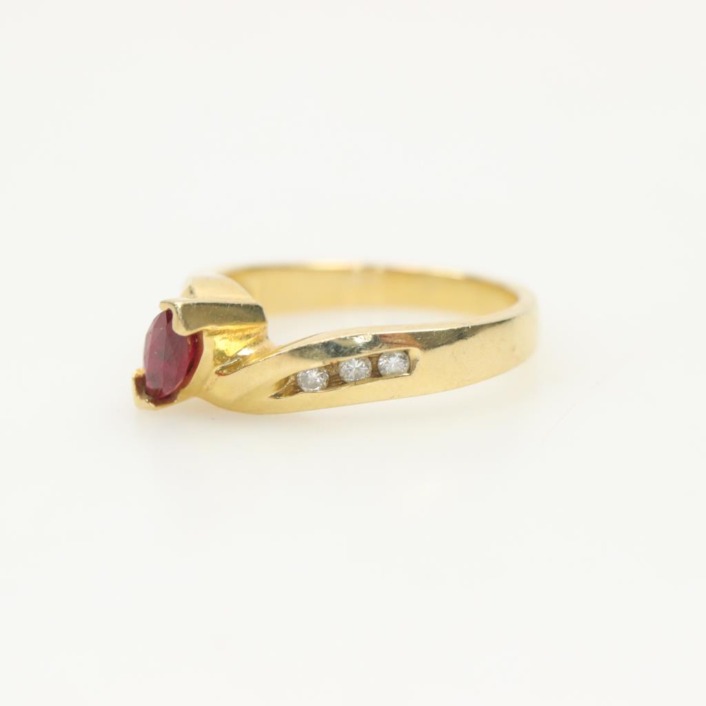 14kt Gold Diamond And Ruby Ring | Property Room