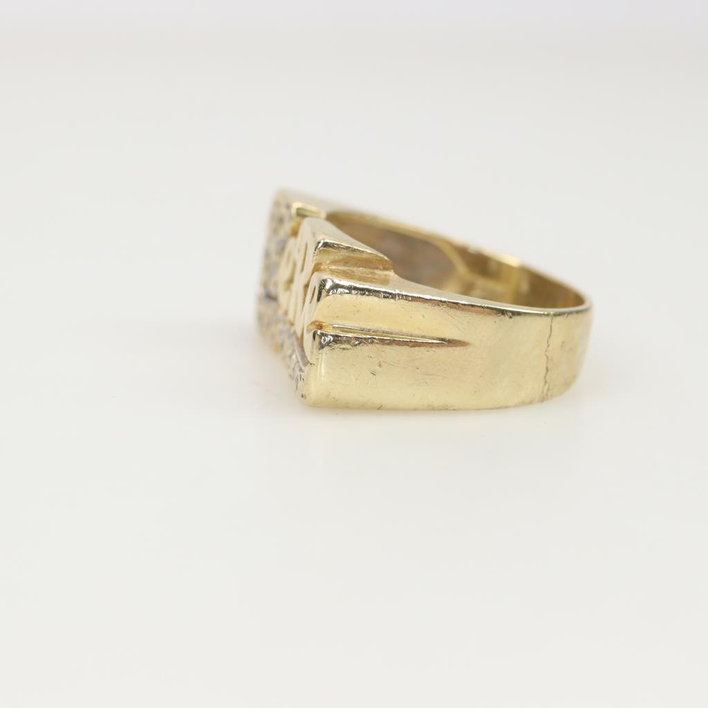 14kt Gold Diamond Cursive Name Ring | Property Room