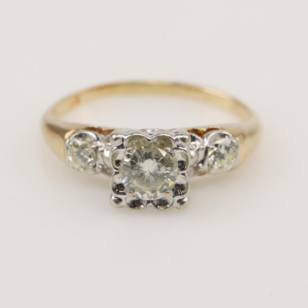 14kt Gold Diamond Engagement Ring | Property Room
