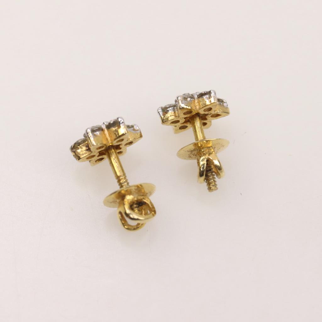 14kt Gold Diamond Flower Earrings | Property Room